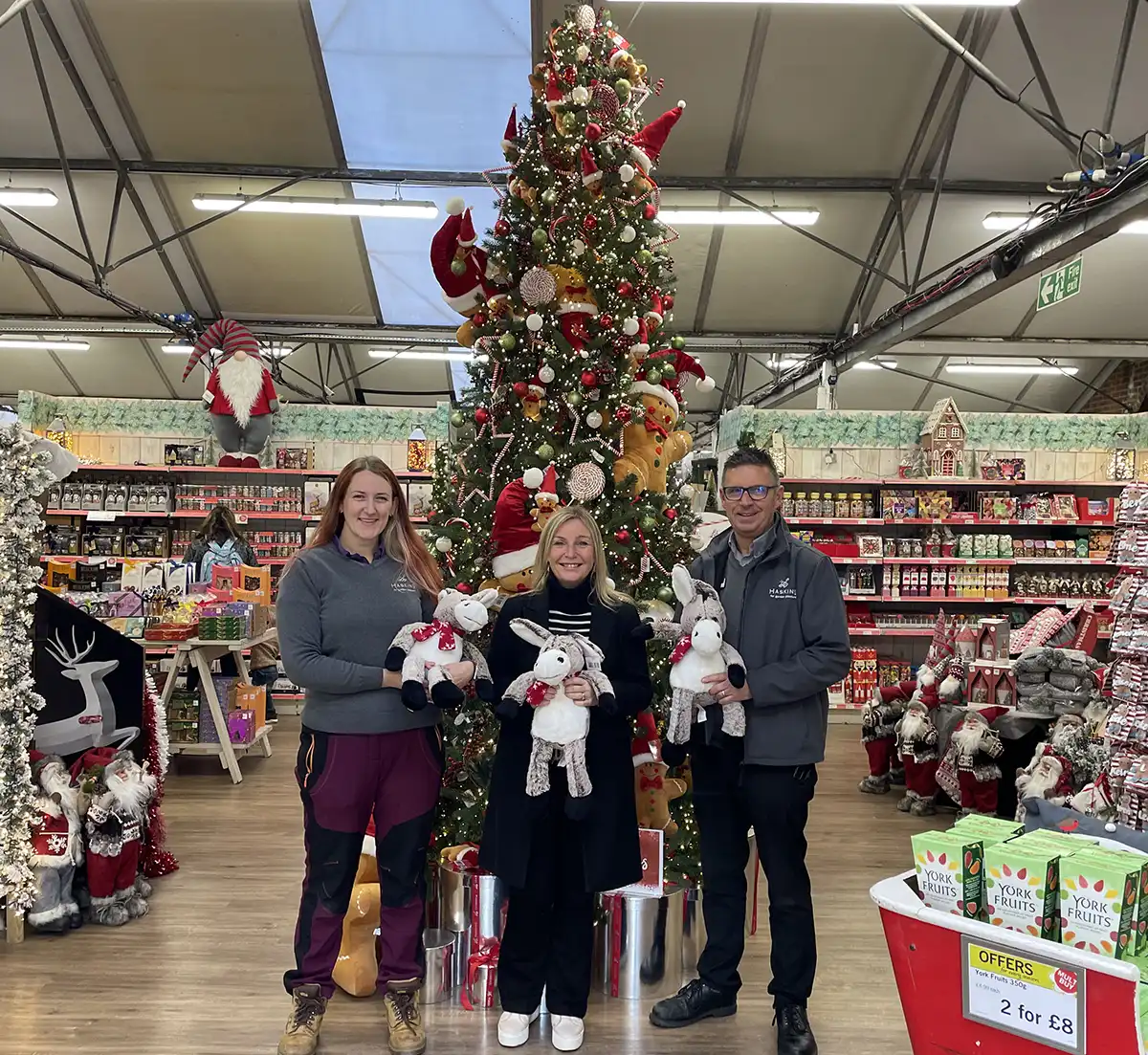 Forest Lodge Garden Centre spreads Christmas cheer to children at The ...